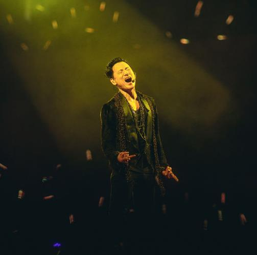 20多年摄影师老歌迷，晒张学友南京演唱会照片，效果惊艳如壁纸|张学友|壁纸|歌迷_新浪新闻