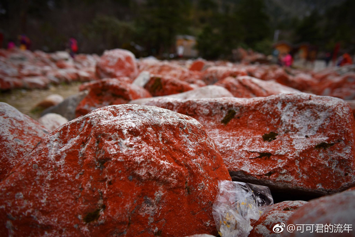 曾经看到过别人拍的红石头，很幸运自己也看到了