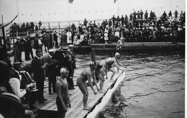 讨论贴: 在天体浴场, 如何从容又不动声色地融入环境