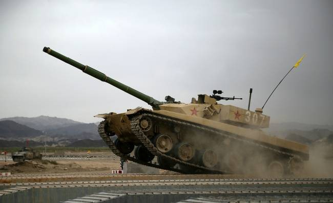 在以往的比赛中T-72经常发生履带断裂，而96b却不然还进入了决赛