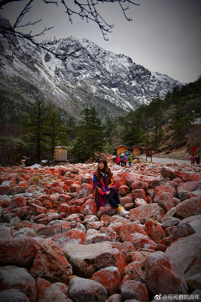 曾经看到过别人拍的红石头，很幸运自己也看到了