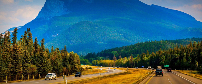 加拿大洛基山，迎面而来的大山|加拿大_新浪新闻