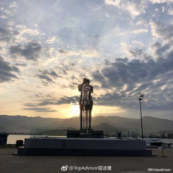 格鲁吉亚·巴统·Ali and Nino雕塑，用户721saifa这样说|巴统|格鲁吉亚|雕塑_新浪新闻