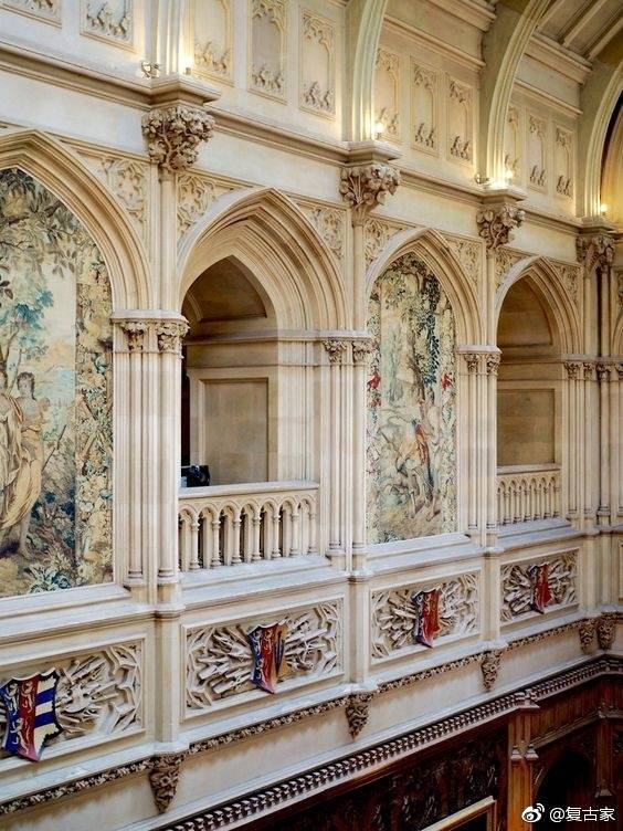 英国海克利尔城堡（Highclere Castle）始建于1839年
