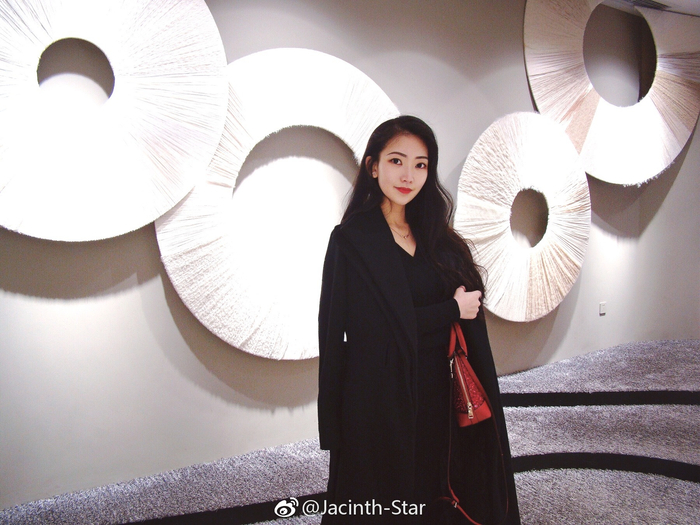 美女校花 四川音乐学院 陈嘉欣 20岁 身高163cm 体重41kg 爱好减肥