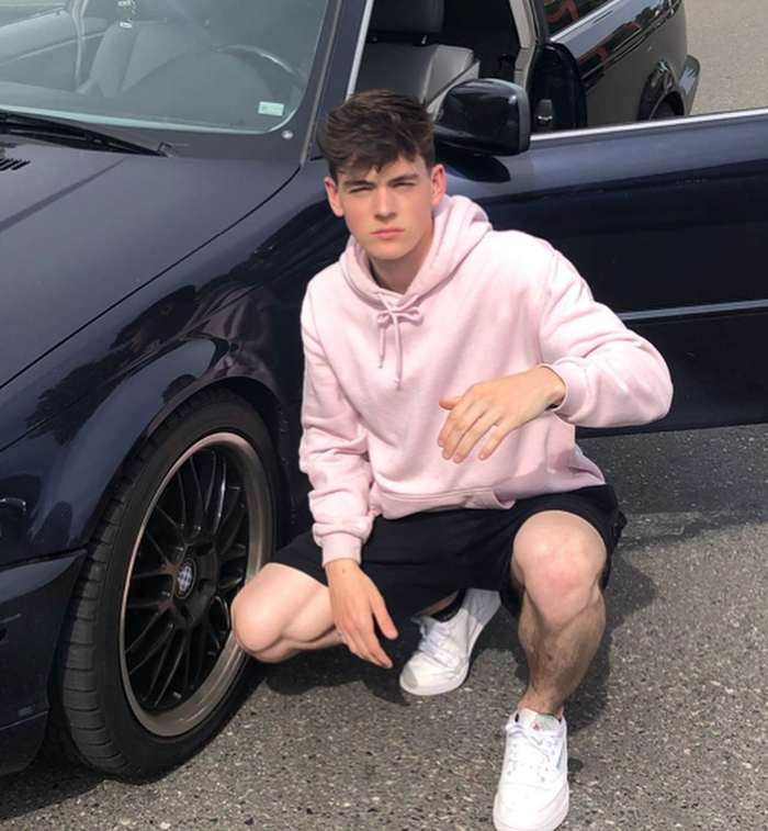 被James Charles骚扰的西雅图高级餐厅服务员Samuel Cooke