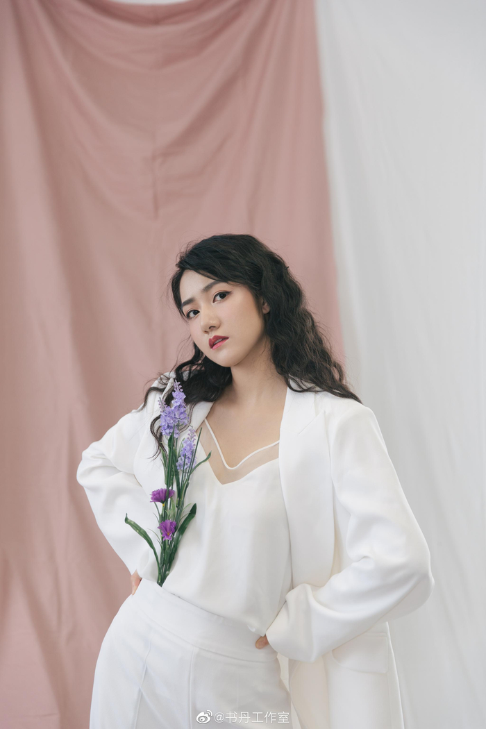 Demi Studio | 椿 | 少女写真馆出镜：@P潘千蓉 @书丹工作室