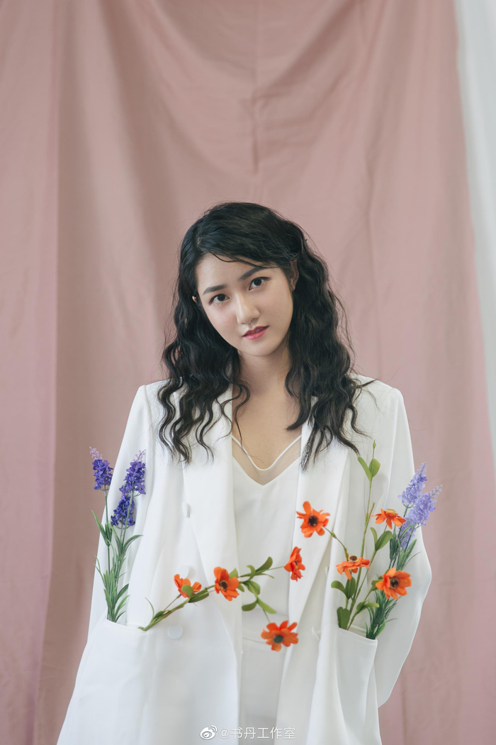 Demi Studio | 椿 | 少女写真馆出镜：@P潘千蓉 @书丹工作室