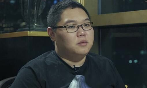 PDD收入曝光，英雄联盟直播一哥当之无愧，一个月礼物上千万