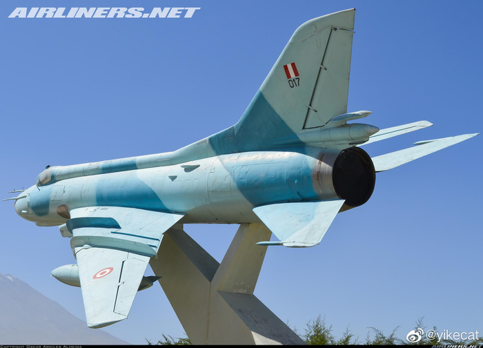 Сухой Су-22/Sukhoi Su-22歼击轰炸机（本文系鄙人翻译的俄文