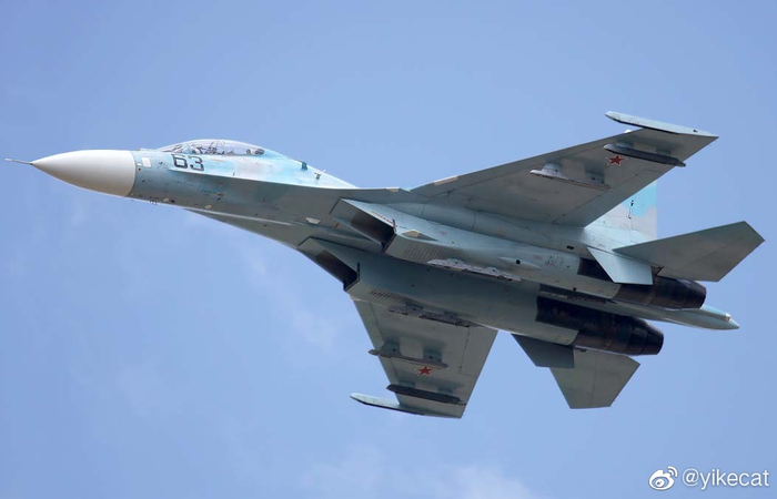 Сухой Су-27УБМ1/Sukhoi Su-27UBM1战斗教练歼击机（本文
