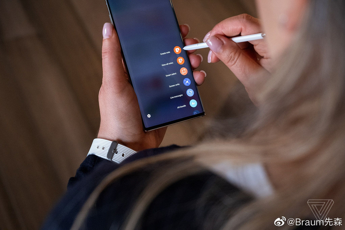 三星Note10+5G版本（12+256GB），美版为1299.99美元__财经头条__新浪财经