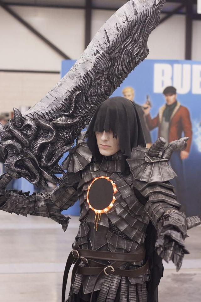 战斗民族的COSPLAY颜值也太强大了吧？金发碧眼超高还原度