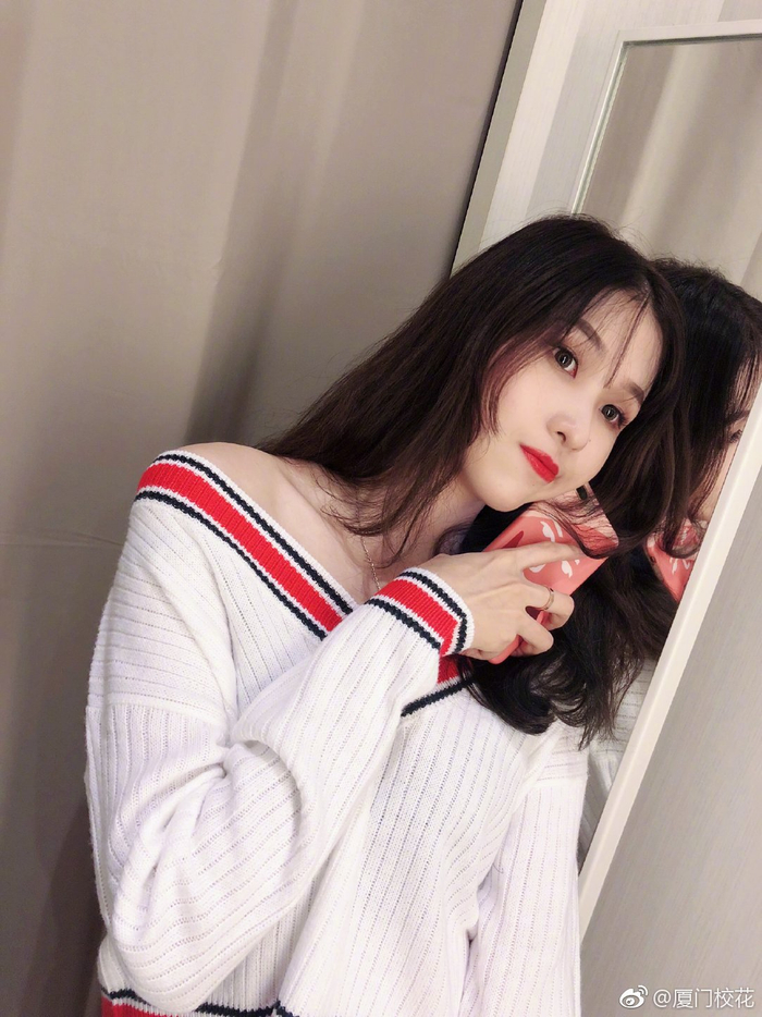 她叫吕思淇，98年，就读于厦门华厦学院，身高174cm，你觉得几分呢？