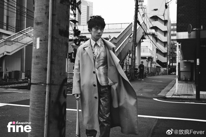 @TFBOYS-易烊千玺 《时尚先生Esquire·fine》创刊号大片释出