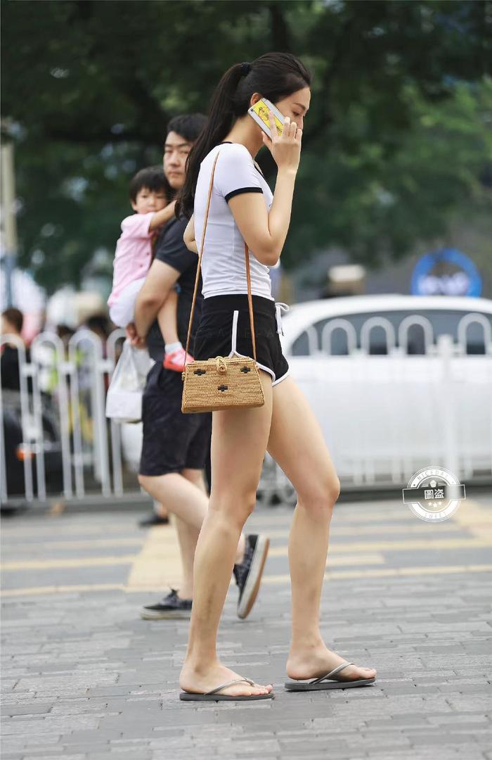 致青春关注我，看更多美女校花！
