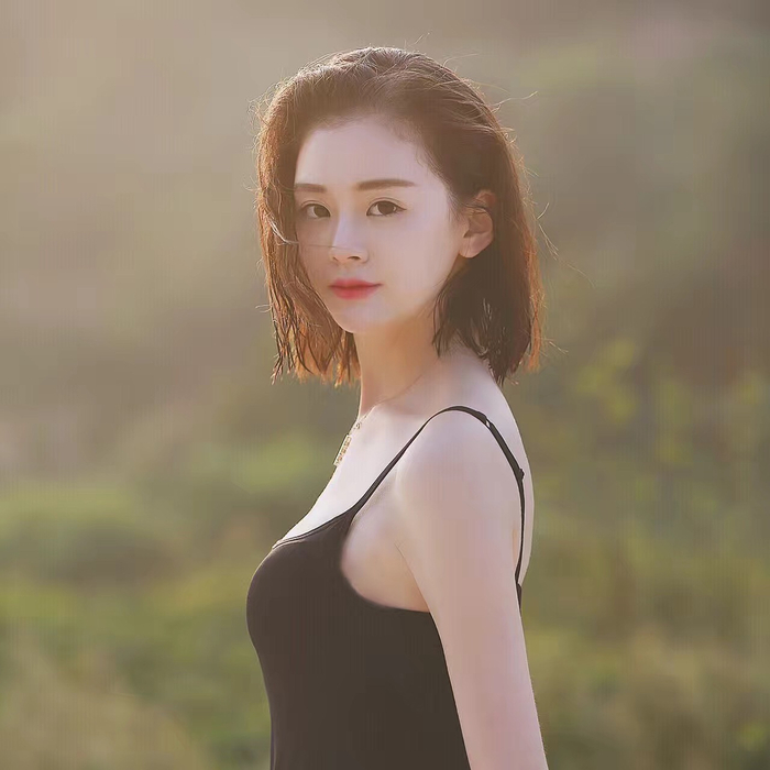 刘媛媛 97年 天秤座 身高172 体重48kg 表演专业