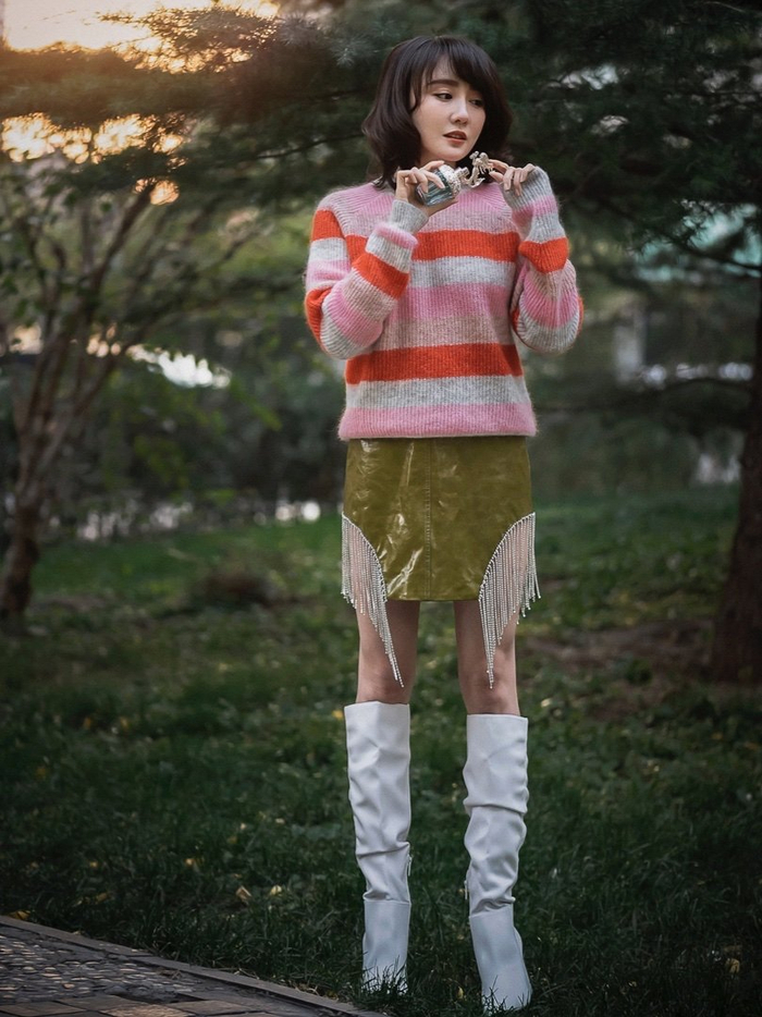 ootd ｜今天是涂了Anna sui香水的小粉嫩 几阵秋风让北京的银杏叶铺满