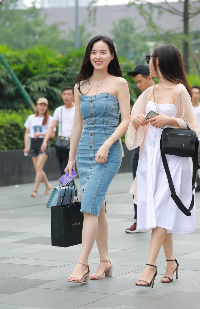 微胖是极品 关注我，看更多美女校花！