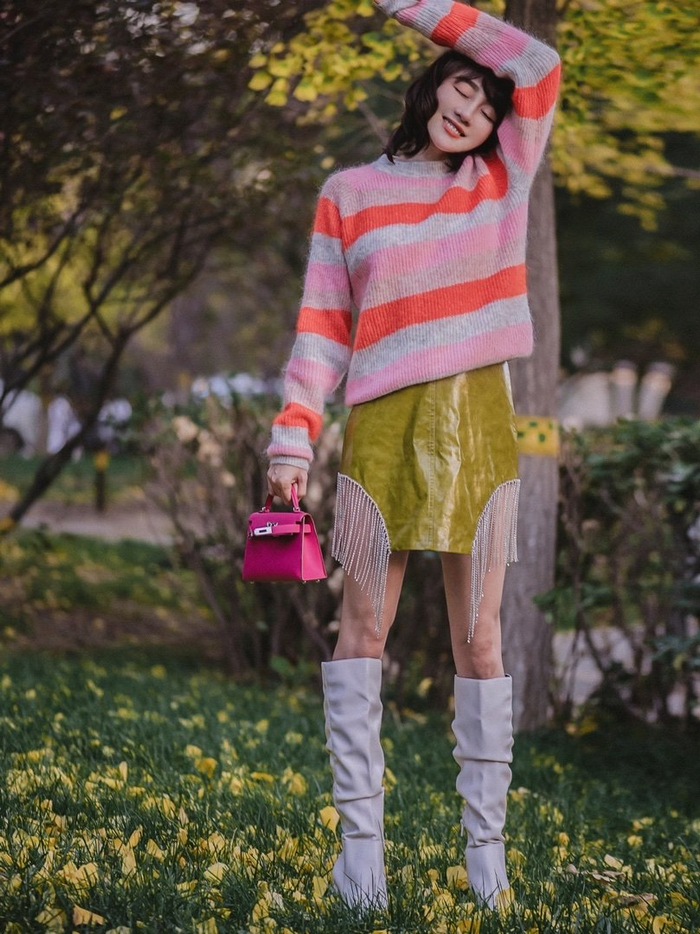 ootd ｜今天是涂了Anna sui香水的小粉嫩 几阵秋风让北京的银杏叶铺满