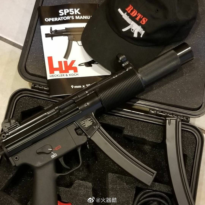 德国HK在北美市场销售的SP5K 它是军警用的MP5K的半自动民用版型号
