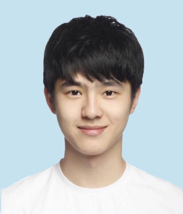 明星们的证件照，刘诗诗周迅好清纯，Angelababy陈伟霆有点像