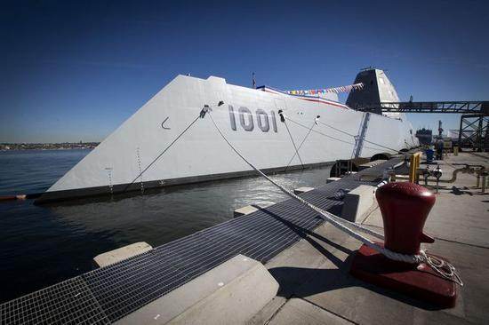 美军总算是服役第二艘DDG1000，但高价问题依旧无解，很无奈