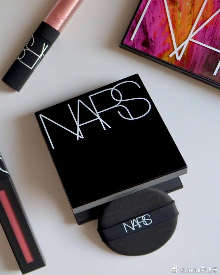 Natural Radiant Longwear Cushion SPF50 PA+++