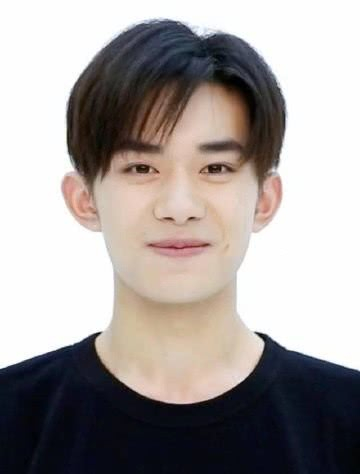 明星证件照大盘点，谁的颜值是靠化妆化出来的？