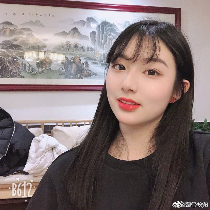 她叫周心语，02年，身高174cm，长腿MM，你觉得几分呢？ @z_xixyu