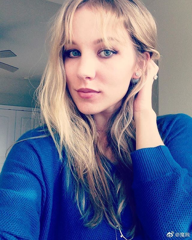 “暗夜姐妹”Merrin 的饰演者Tina Ivlev