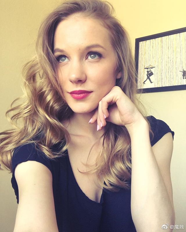 “暗夜姐妹”Merrin 的饰演者Tina Ivlev