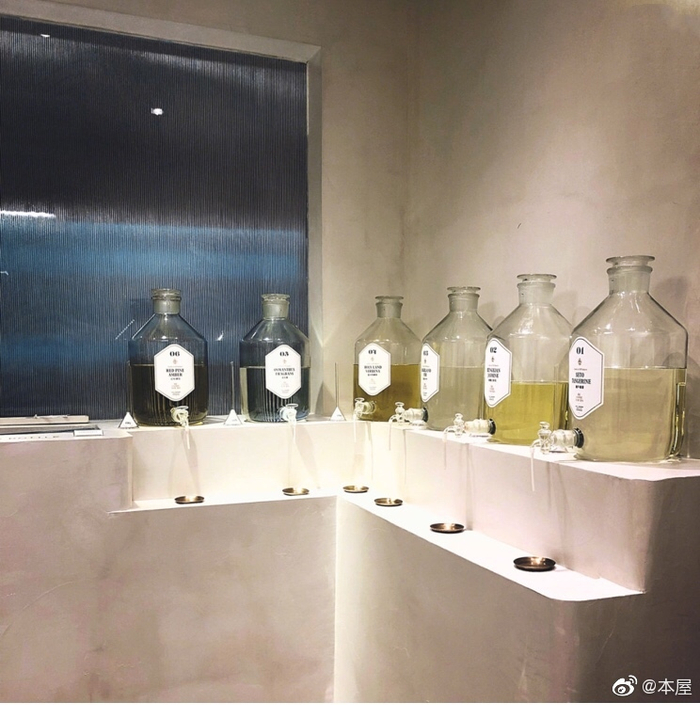 本屋探店 | DINshare·气味翻译所极简设计中带着点轻复古感