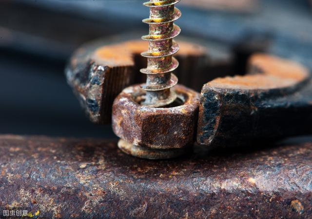 螺丝生锈拧不动？别急！学会这几招，轻松“拆下”不费劲