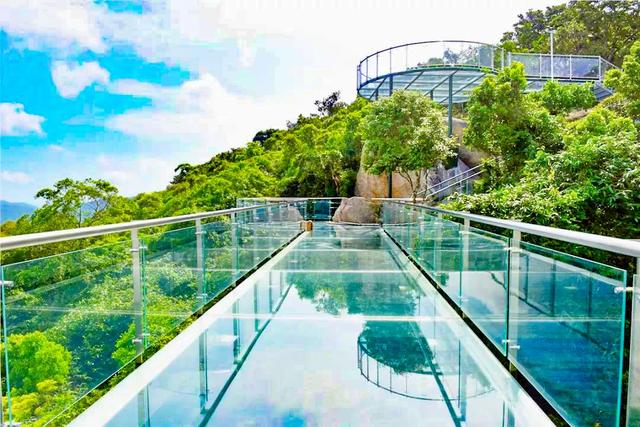 广东首座7D悬空玻璃桥！360°透明视角，等你挑战！