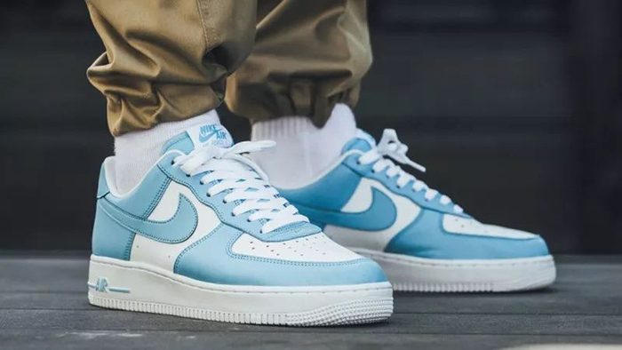 今年 AF 1 也大涨，4 双破万，2k 以上有 20 余双