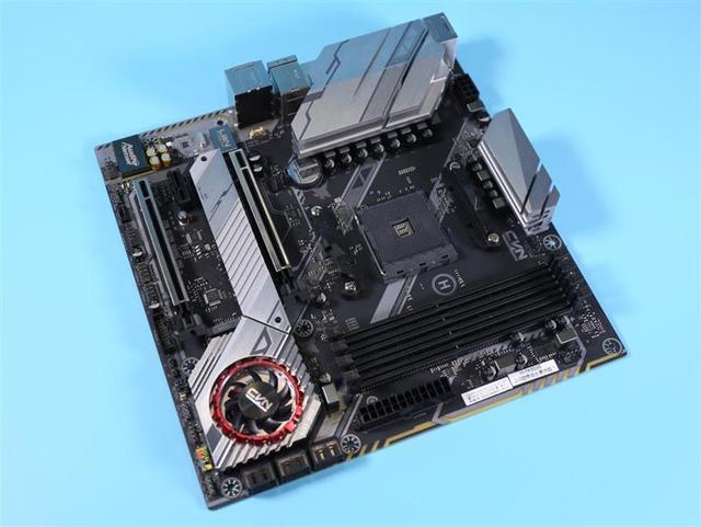 千元级少有的X570小板！七彩虹CVN X570M GAMING PRO V14评测|七彩虹|内存|超频_新浪新闻