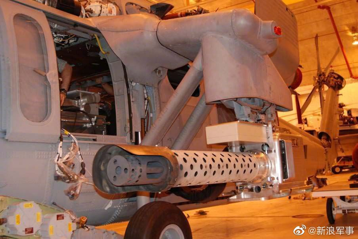 MH-60的M197 20mm 三管加特林机炮长这个样子 @Fighterman_久丽美学