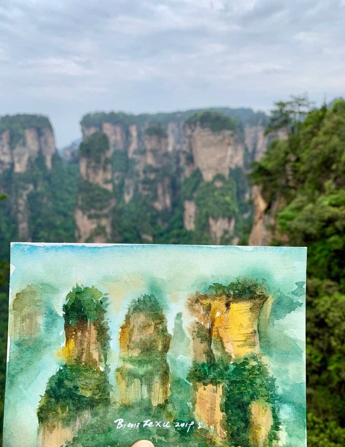 张家界百龙天梯多高，刺激吗？