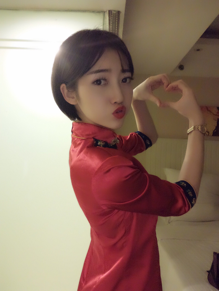 管彤 中国民航管理干部学院 23岁 身高175cm 体重52kg 爱好健身