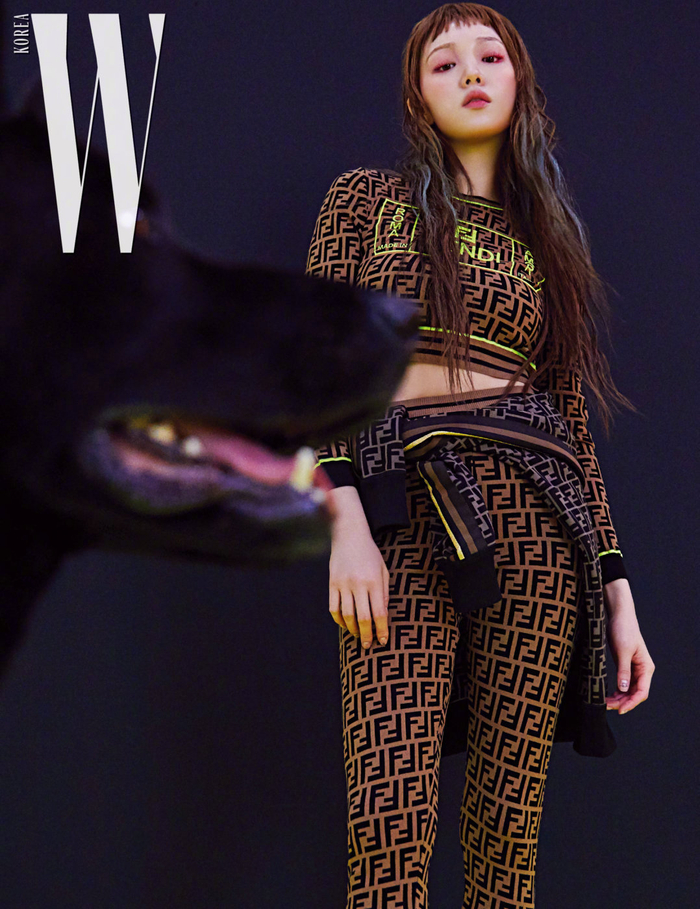 W Korea May 2019. 韩国版《W》杂志5月刊封面画报, 鲜亮的霓虹色彩~