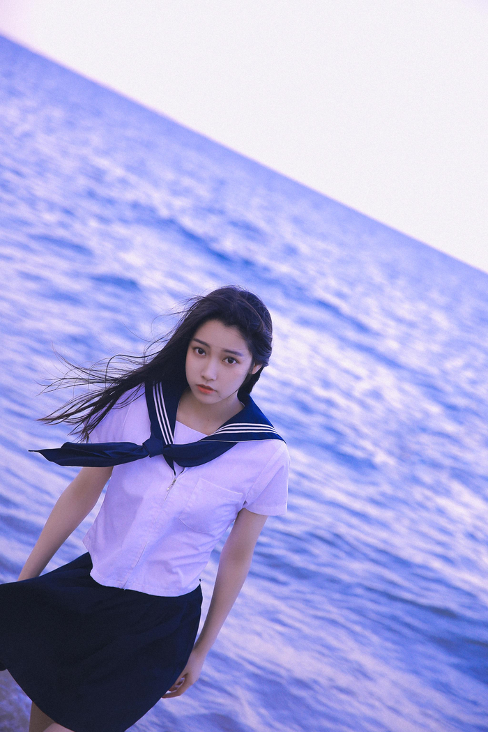 想要穿过所有拥挤人潮来拥抱你☁️@创造101-Hellogirls吴小萱