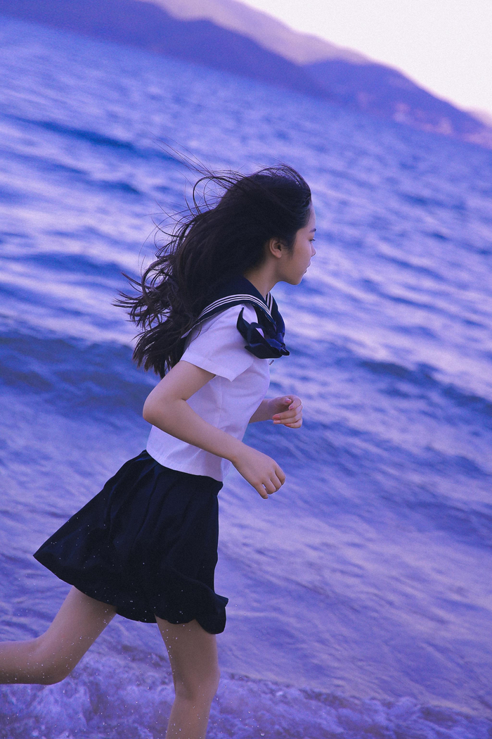 想要穿过所有拥挤人潮来拥抱你☁️@创造101-Hellogirls吴小萱