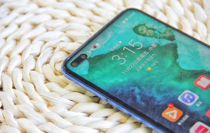 5G之争，“小弟”荣耀V30Pro把“大哥”华为Mate30揍趴下了！__财经头条