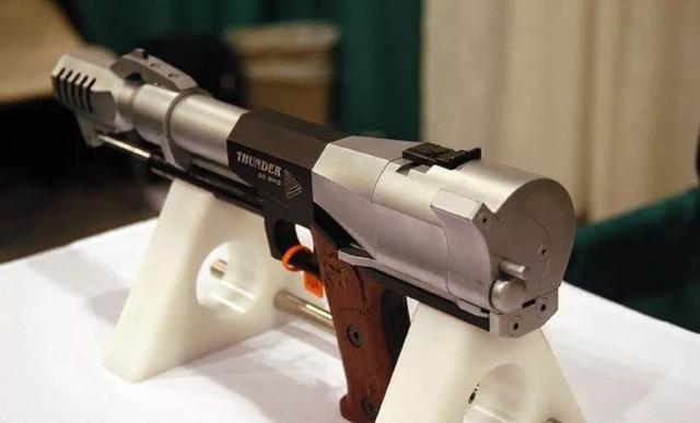 脑残的自卫手枪－Thunder.50手枪