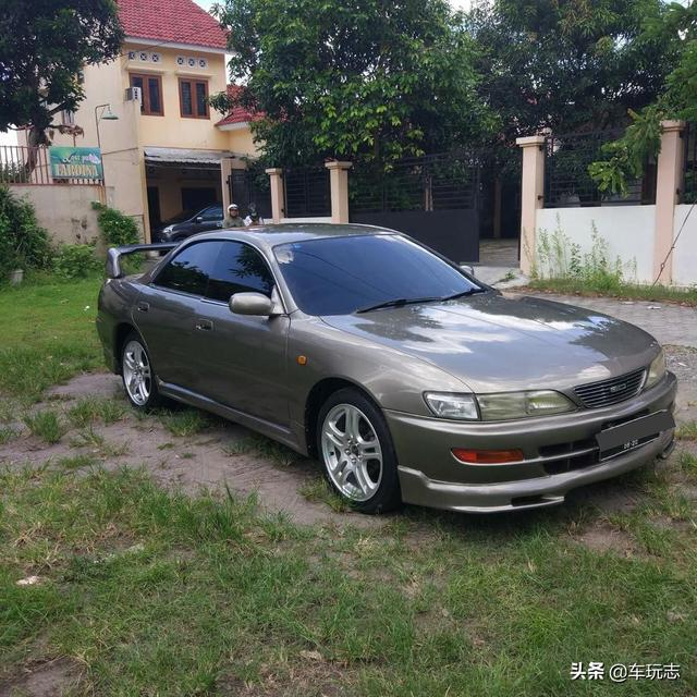 回顾95年丰田卡力那Carina ED，加装上后尾翼和包围更好看了