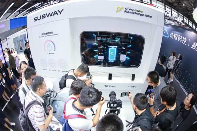 MWC19最强C位！120W快充+AR眼镜+5G手机，网友直呼vivo太疯狂__财经头条__新浪财经