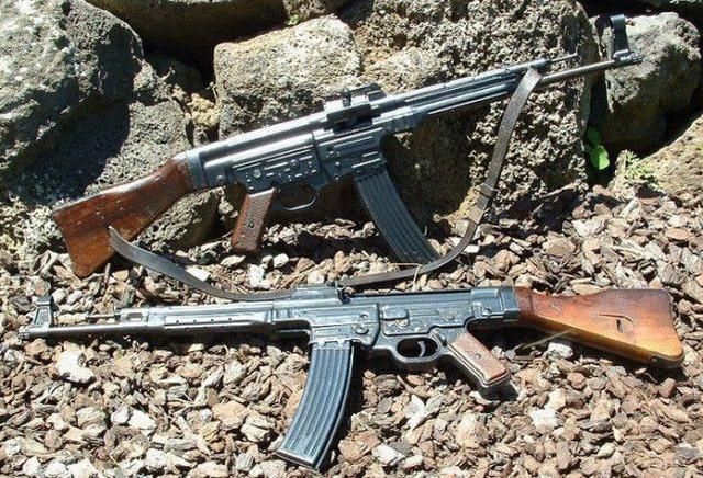 STG44是德军继MP40冲锋枪，MG42通用机枪以外，时代的经典之作