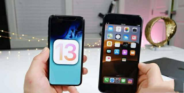 iPhoneX对比苹果8p：差距无法接受__财经头条__新浪财经