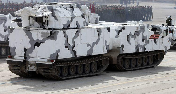 俄罗斯又推出北极新装备，自行火炮火力强，机动性能好